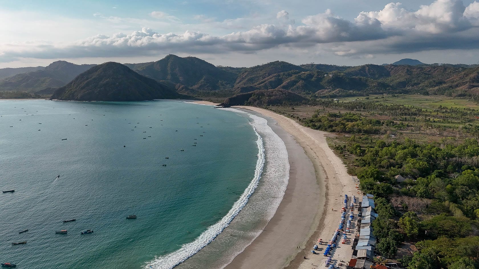 Visiter Kuta Lombok : guide ultime (infos, hôtels, activités) • maytimeaway