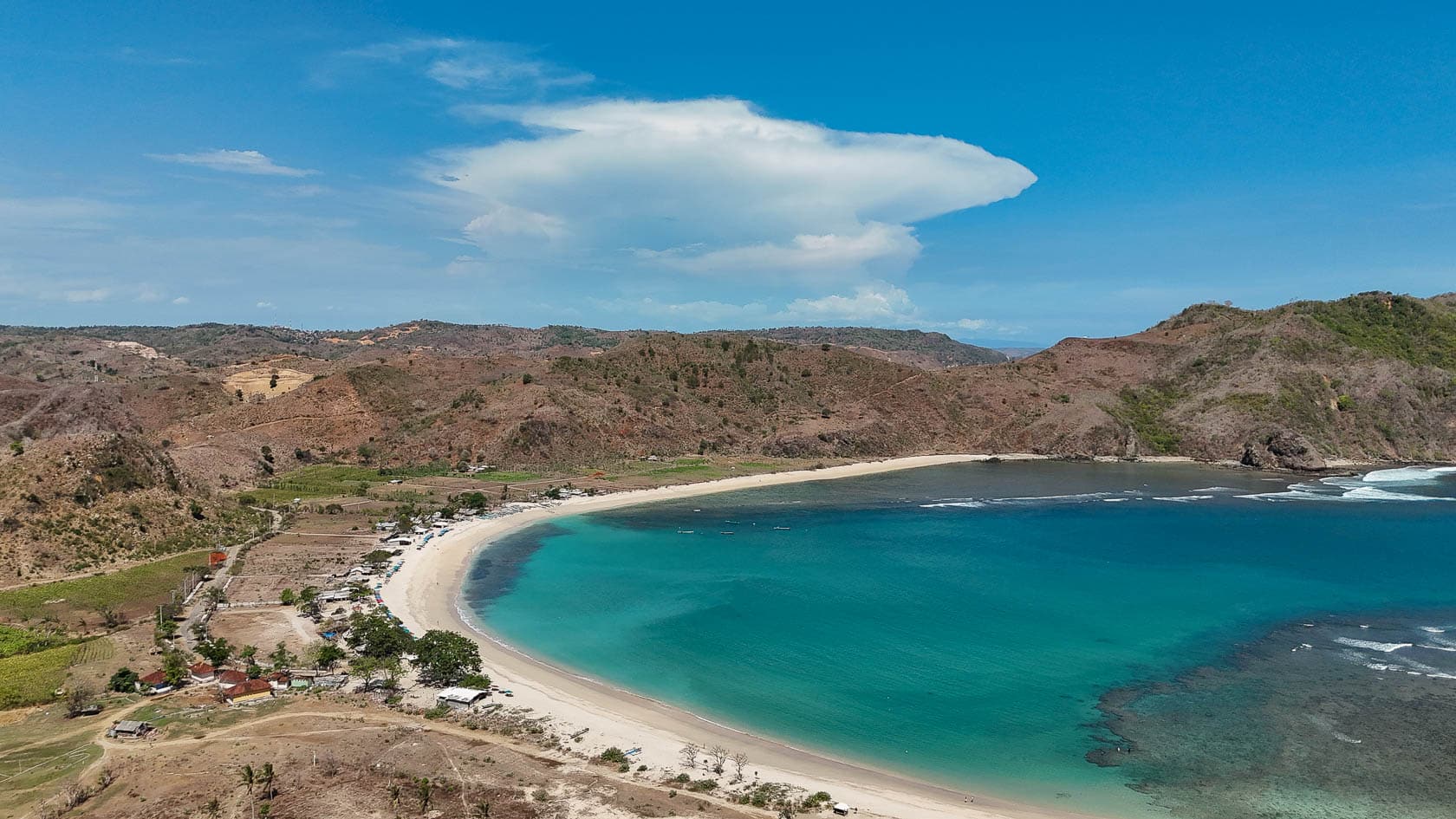 Visiter Kuta Lombok : guide ultime (infos, hôtels, activités) • maytimeaway